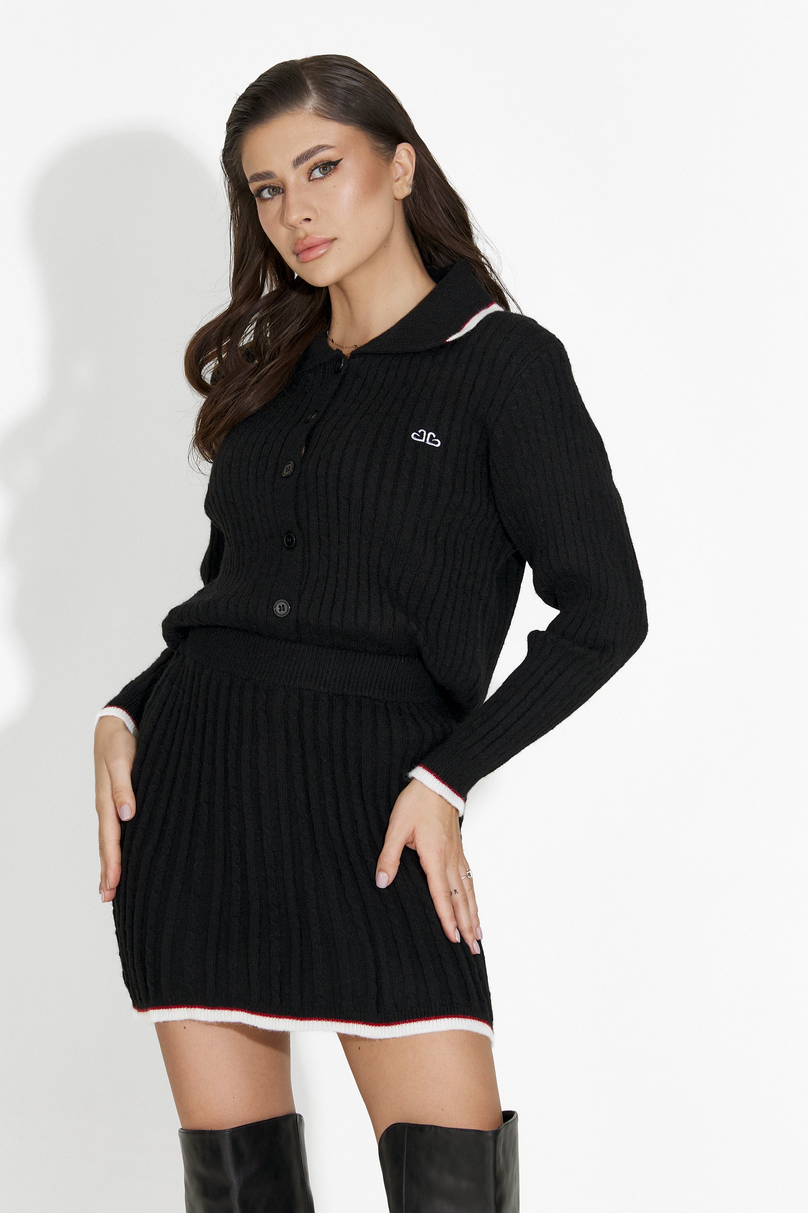 Avenora Bogas Black Skirt Suit